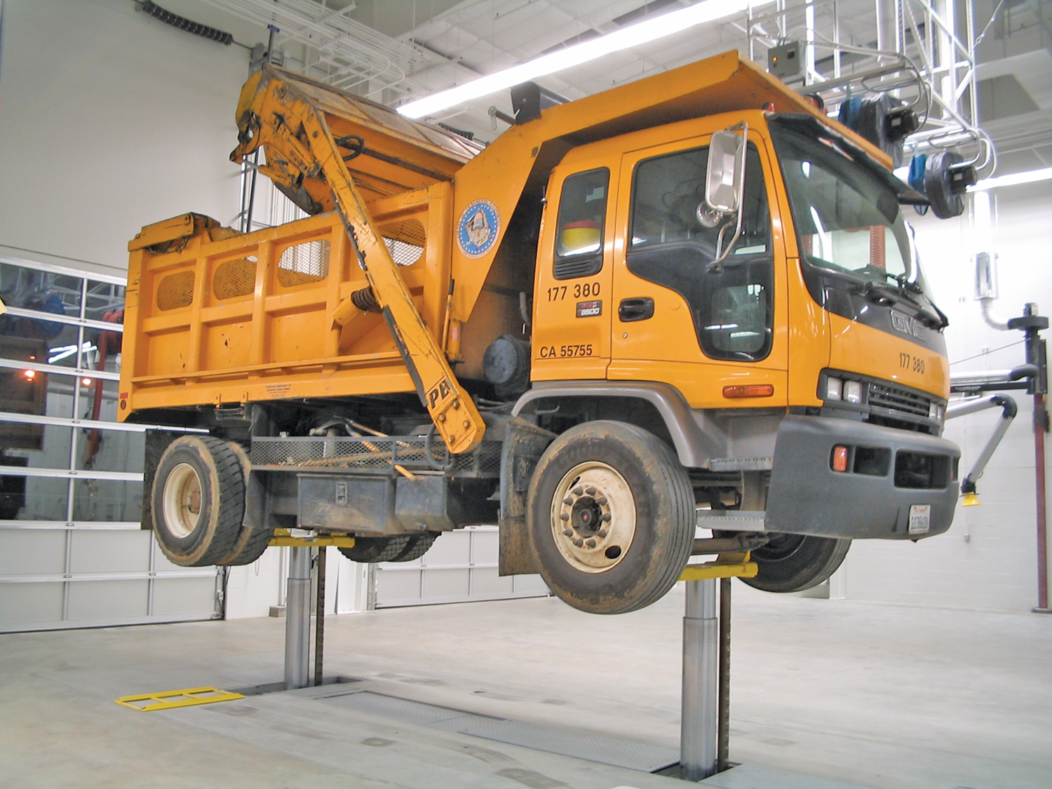 In-ground Lift | Vehicle Service Pros