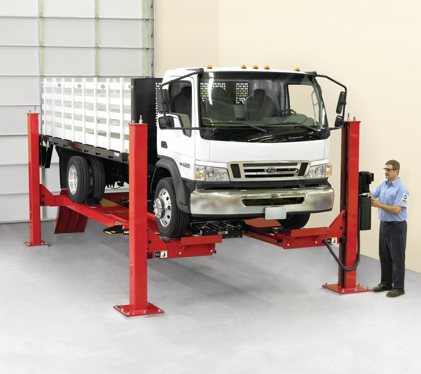 L441 and L444 Four-Post Lifts | Vehicle Service Pros
