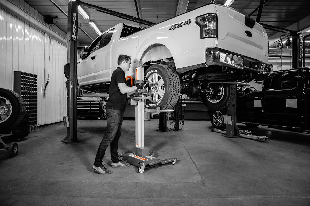 Power Lifter Lifts SUVs and Pickup Truck Wheels | 2019-07-24 | Vehicle ...